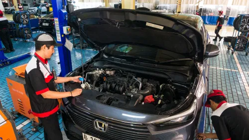 Service mobil Honda, perawatan berkala atau ada keluhan? Tanyakan pada ...